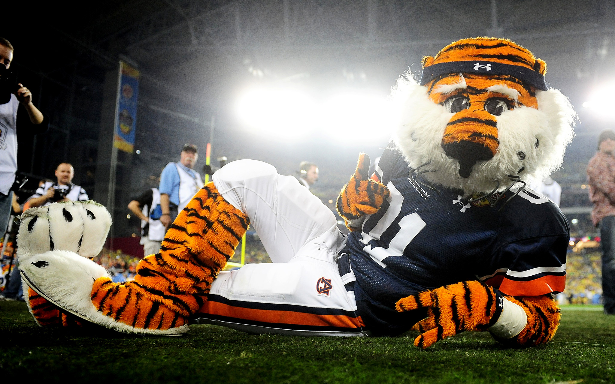 Ready For His Close Up Friday Funnies For Nov 29 2013 Mascots Espn