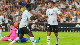 Plum becomes NCAA women's all-time leading scorer - ESPN Video