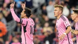 Reagan Walsh puts Gators up by 3 with big HR - ESPN Video