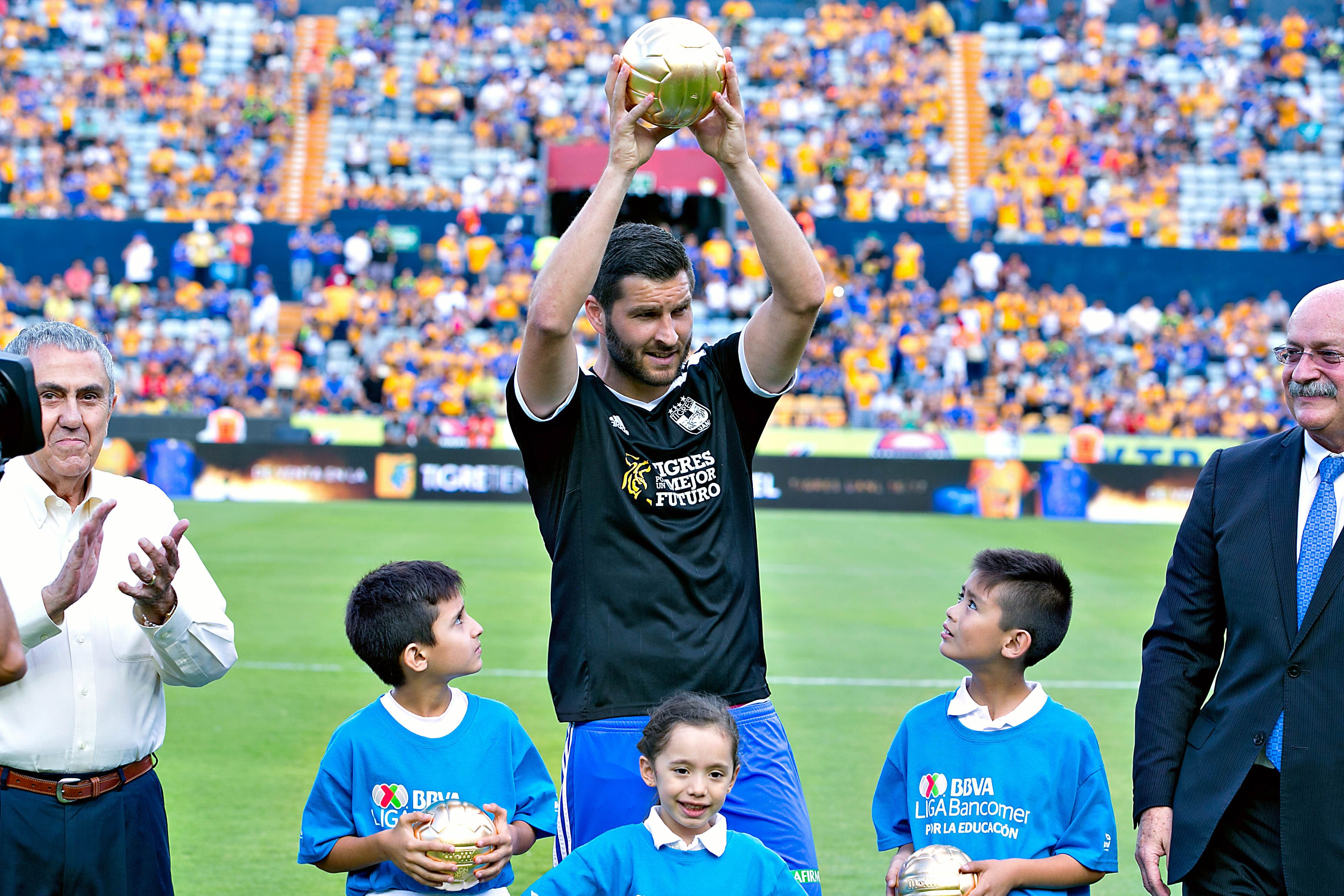 Gignac disfrutó una tarde 'dorada' en el Estadio Universitario - ESPN