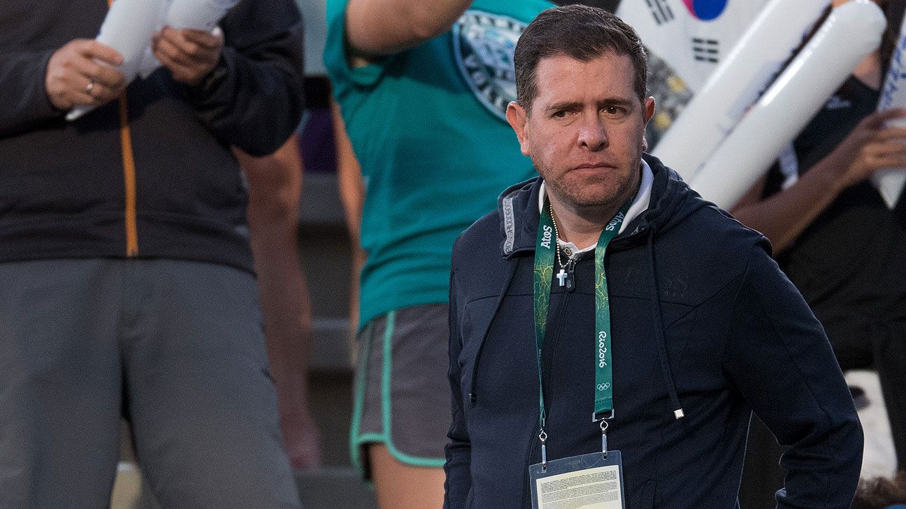 Castillo visitó a mexicanos en la Villa Olímpica - ESPN