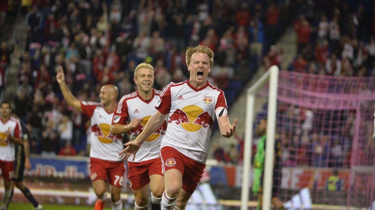 Red Bull gana y empata en la cima del Este a NYCFC