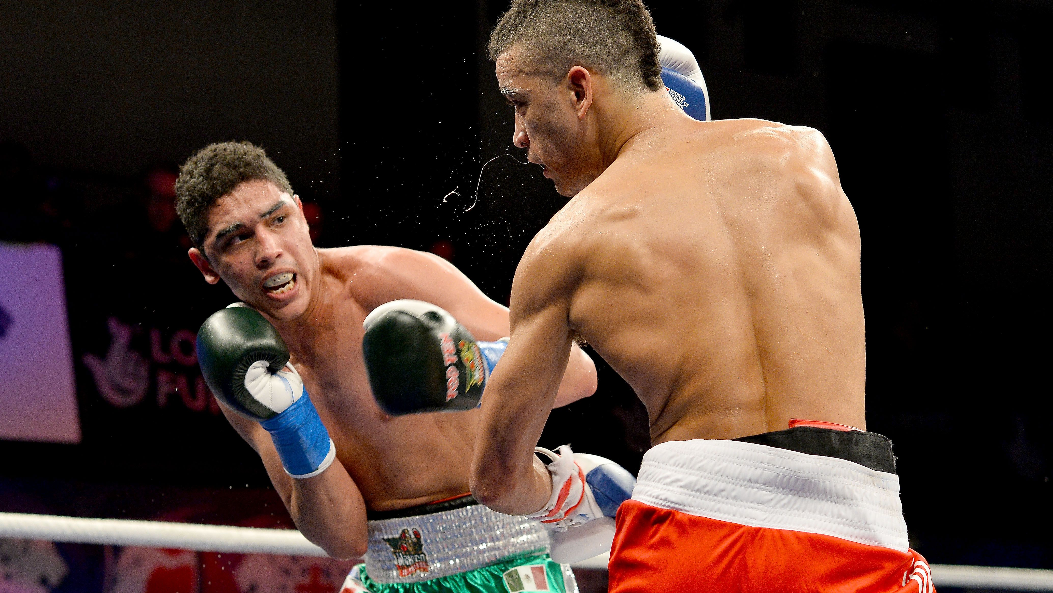 Firma Raúl Curiel con Frank Espinoza y Golden Boy Promotions - ESPN