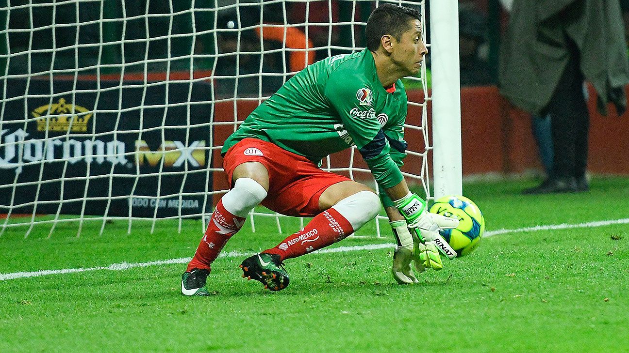 Carlos Esquivel asegura que fue todo un 'Campitos' ante Morelia