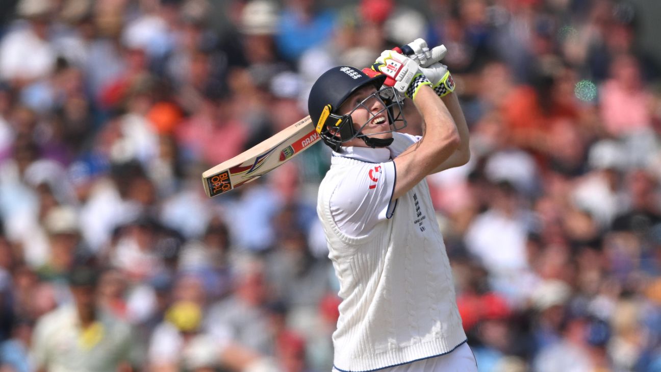 Zak Crawley bats like no one is watching - ESPN