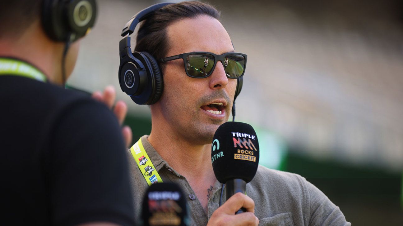 Mitchell Johnson hits out at Cricket Australia for awards invite - ESPN