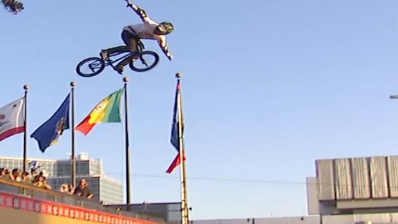 Vince Byron's 88.66 in BMX Big Air Finals - ESPN Video