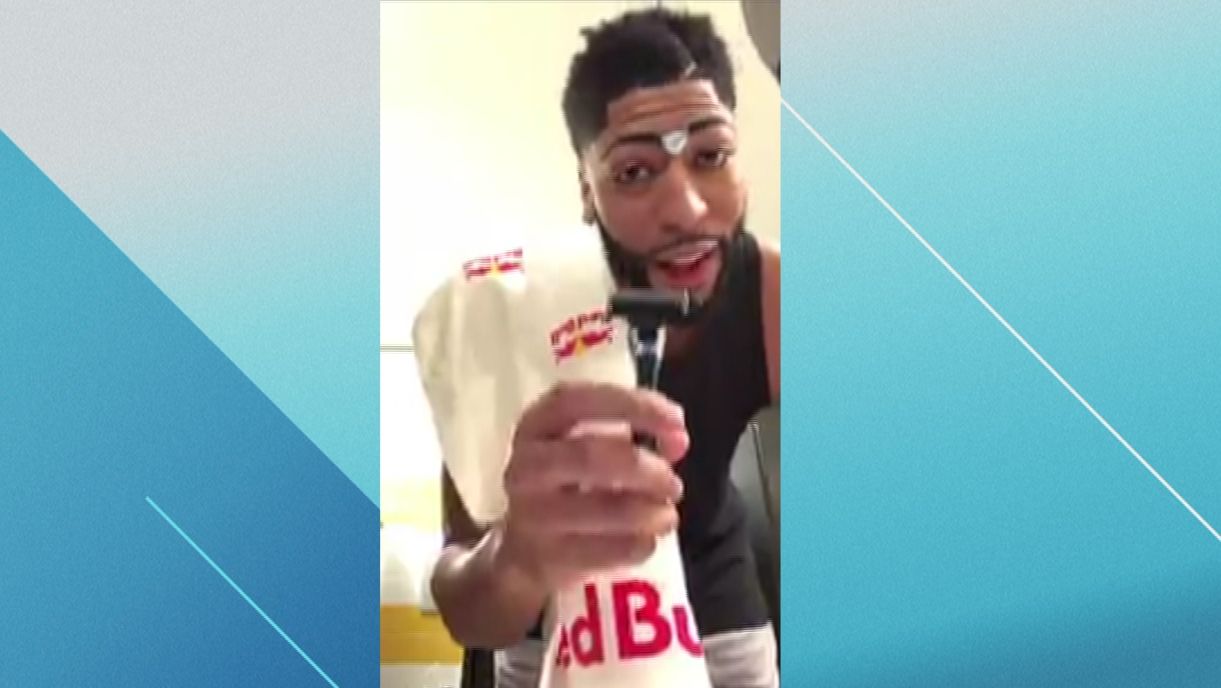 Anthony Davis shaves off signature unibrow - ESPN Video