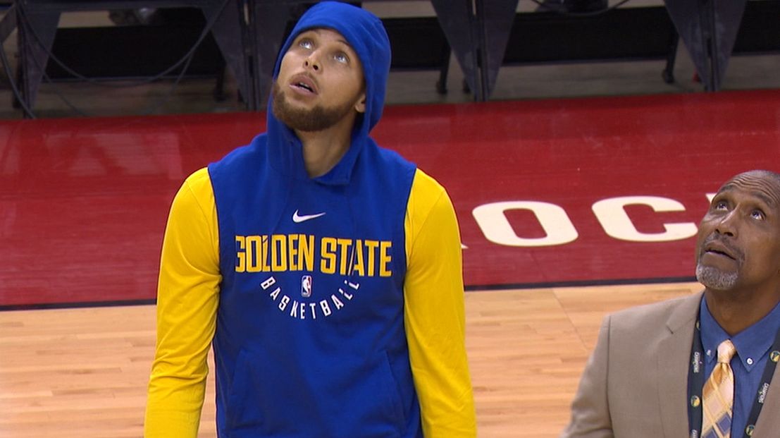 Curry captivated by water dropping from ceiling - ESPN Video