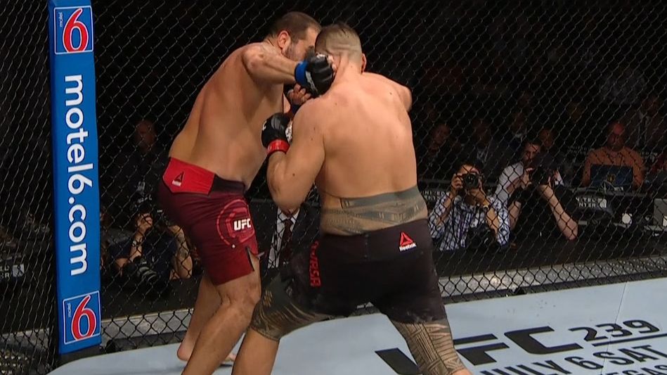 Ivanov drops Tuivasa in Round 1 - ESPN Video