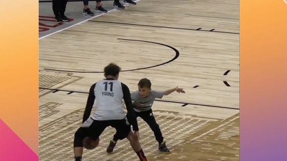 Young plays one-on-one with young fan after Rising Stars practice ...