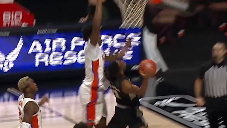 Payne emphatically blocks Grayson at the rim - ESPN Video