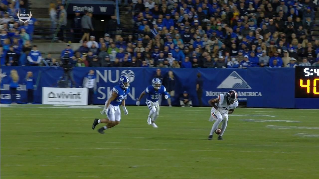Virginia WR makes an incredible between-the-legs catch - ESPN Video