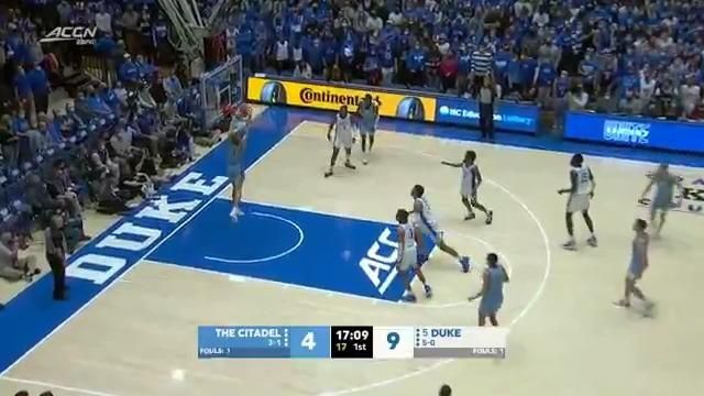Stephen Clark throws down the wide-open alley-oop dunk - ESPN Video
