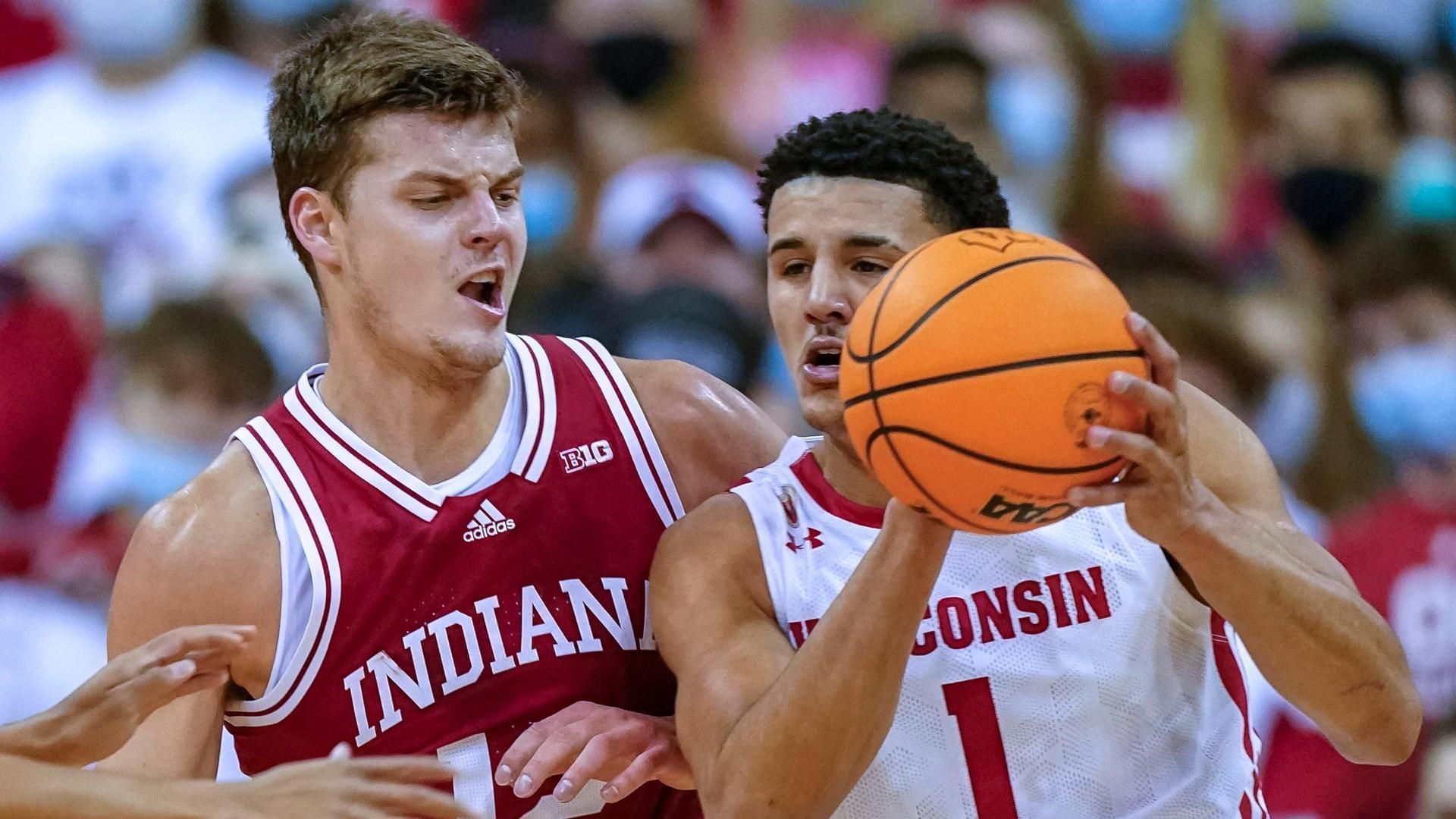 Johnny Davis' tough 3 caps 20-point Wisconsin comeback in win - ESPN Video