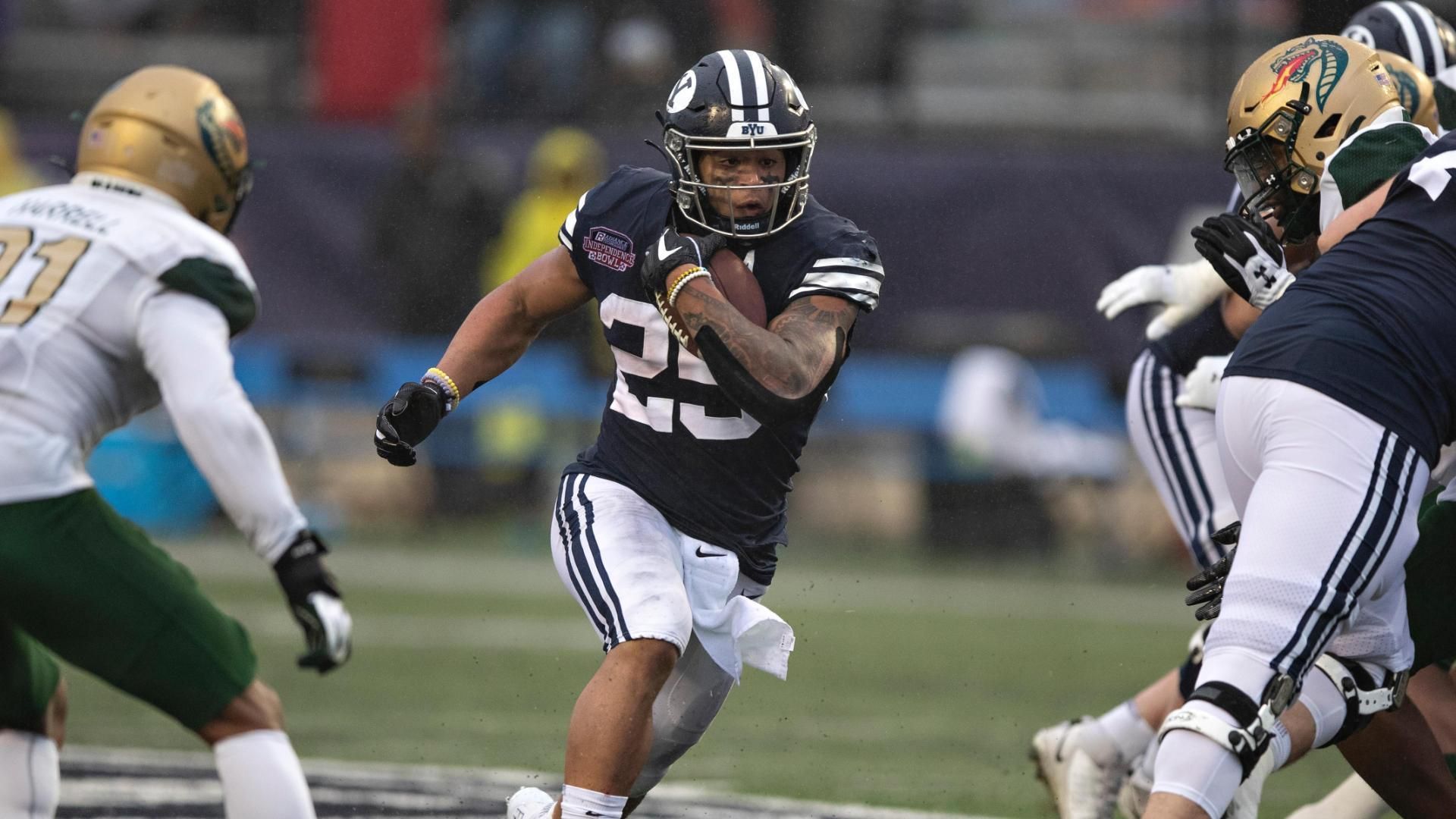 Tyler Allgeier outruns defense for a 64-yard BYU TD - ESPN Video