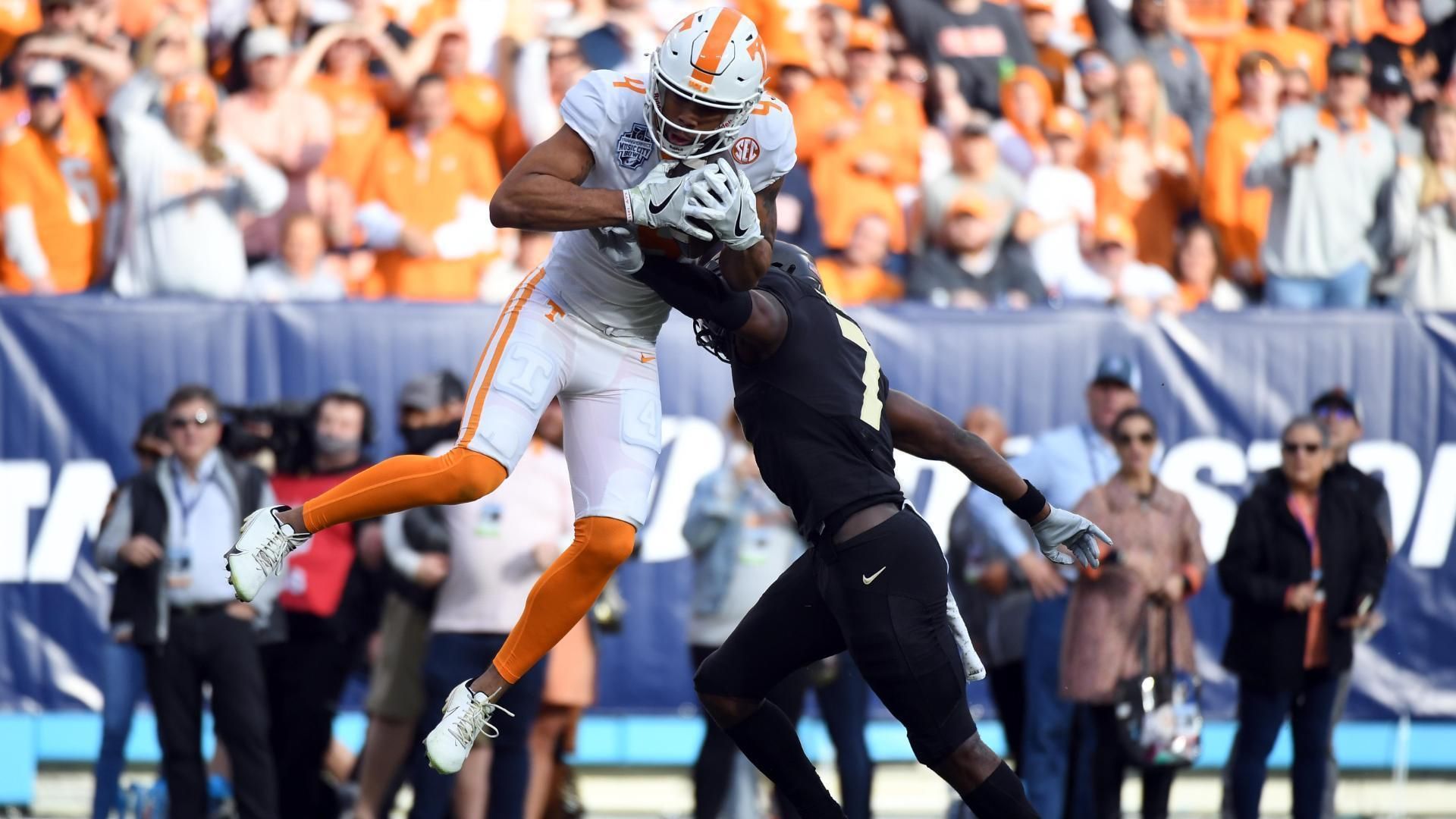 Hendon Hooker finds Cedric Tillman for leaping TD grab for Tennessee - ESPN Video