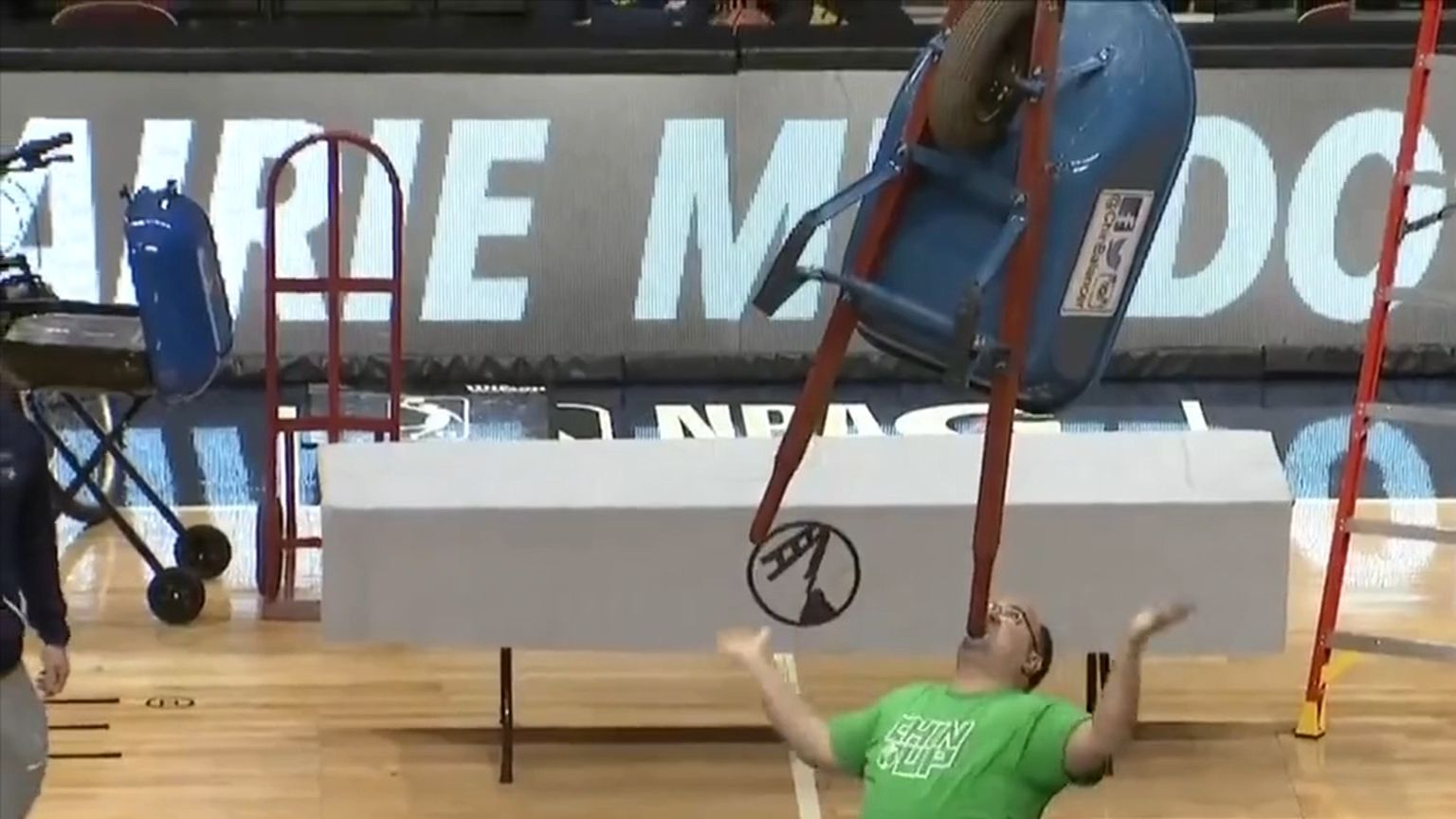 A wheelbarrow? A table? This balancing act is unbelievable - ESPN Video