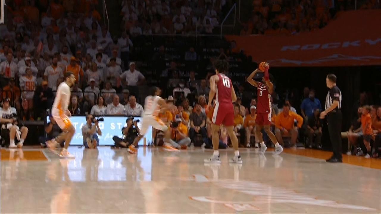 Umude grabs big 3-pointer for Arkansas - ESPN Video