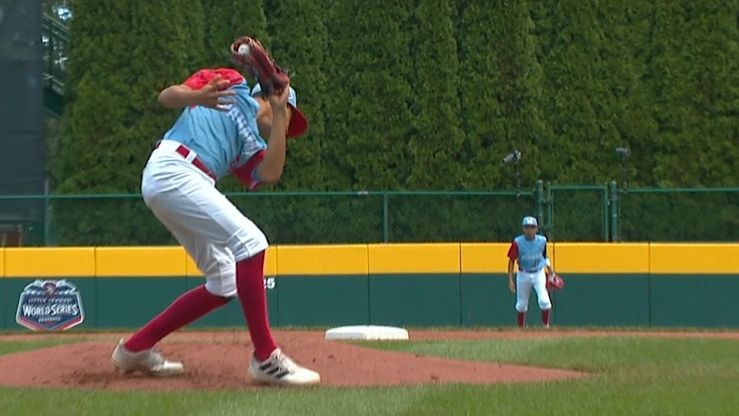 Panama pitcher shows off amazing reflexes with this snag - ESPN Video