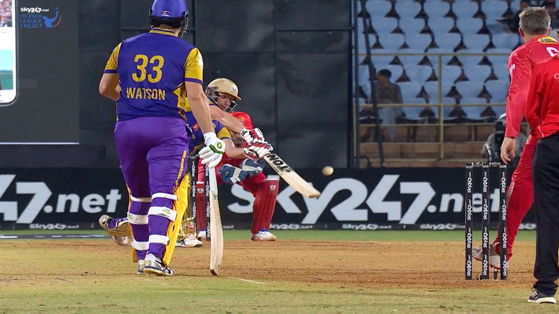 WATCH - Porterfield edges it to short third man - ESPN Video