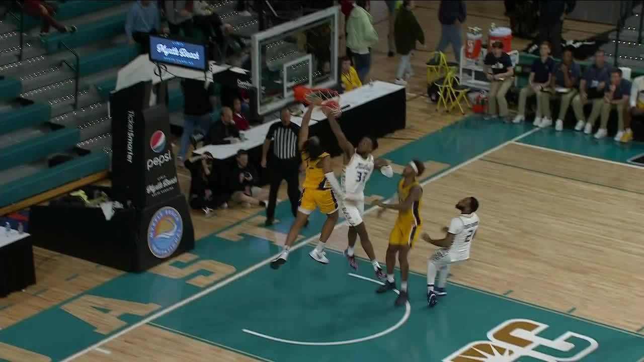 Brice Williams throws down a vicious left-handed slam - ESPN Video