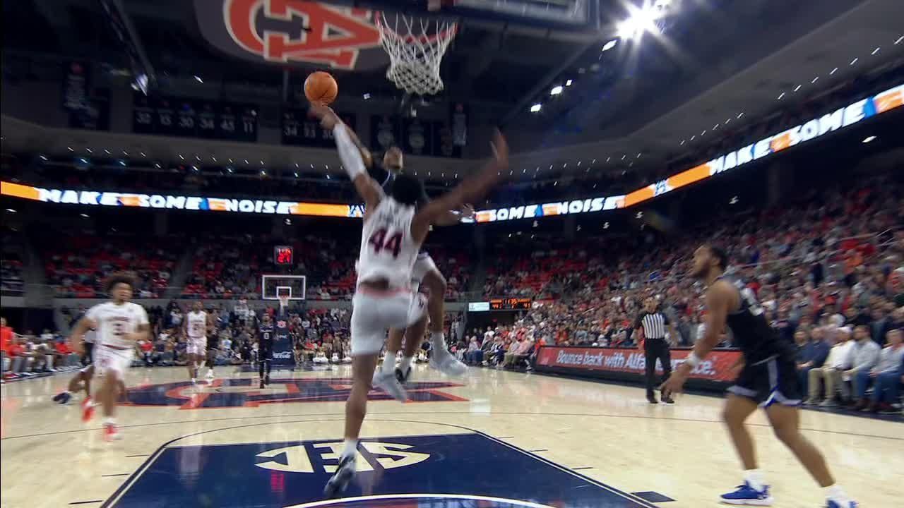 Dylan Cardwell denies Georgia State with big-time swat - ESPN Video