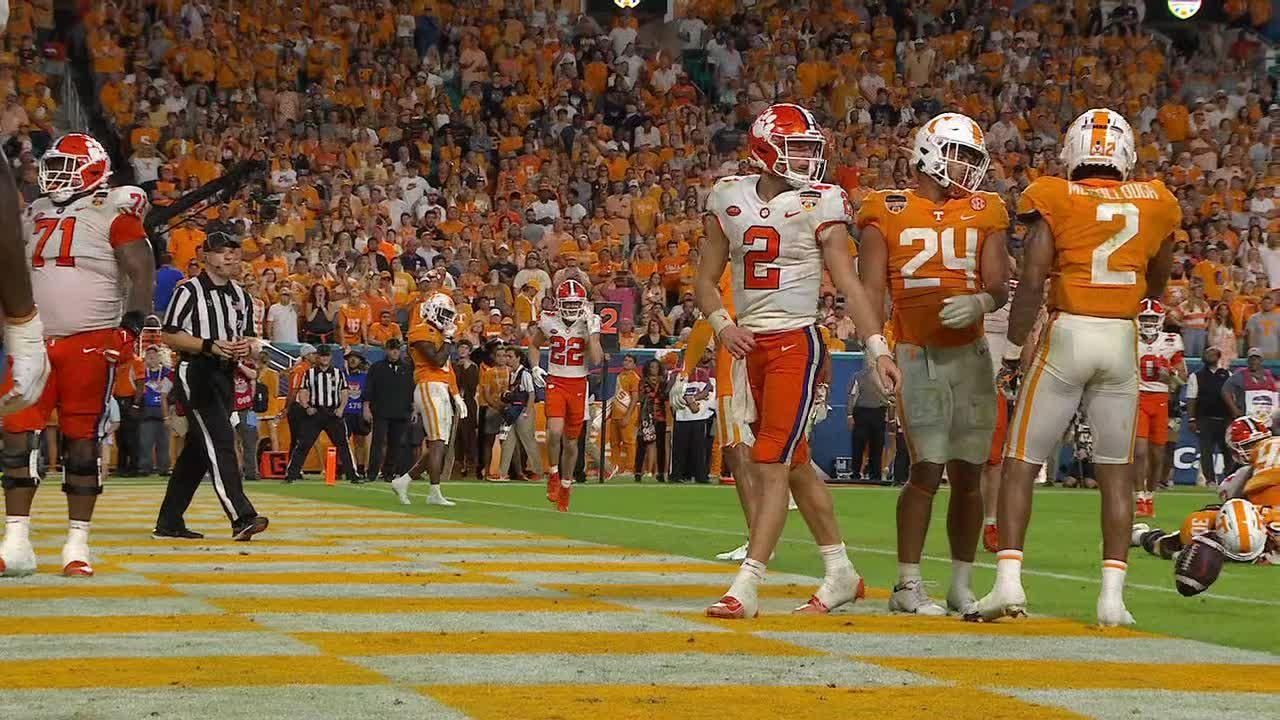 Cade Klubnik calls his own number for a Clemson TD - ESPN Video