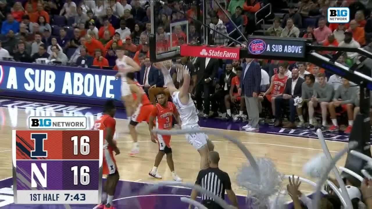 Boo Buie shows off vision with nice pass vs. Illinois Fighting Illini ...