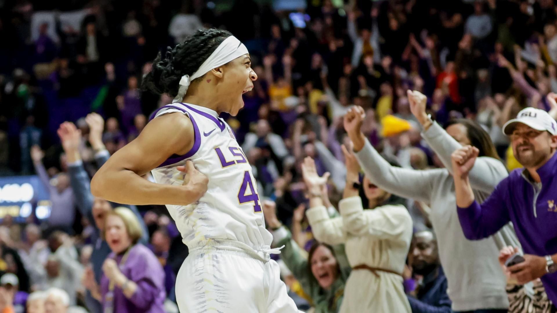 Alexis Morris' clutch OT 3-pointer helps LSU stay unbeaten - ESPN Video