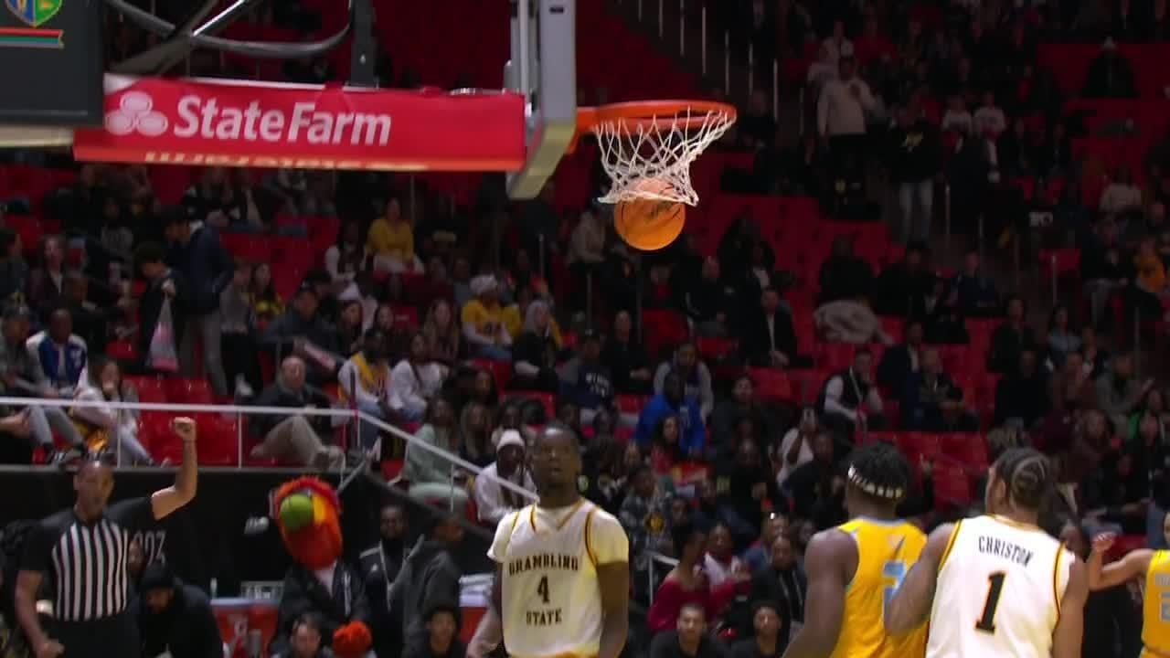 Terrell Williams Jr. fights off defender for and-1 - ESPN Video