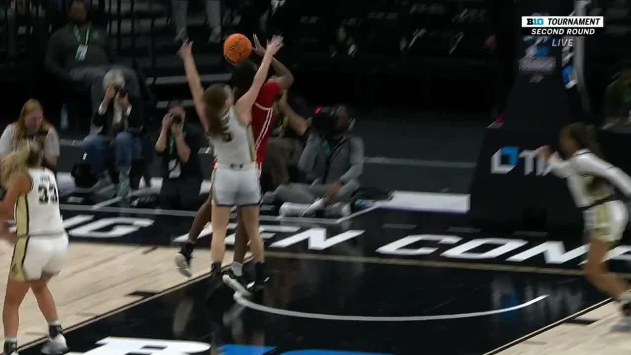 Serah Williams fights off defender for and-1 - ESPN Video