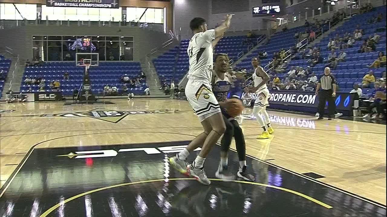 Christian Shumate somehow gets the and-1 to fall - ESPN Video