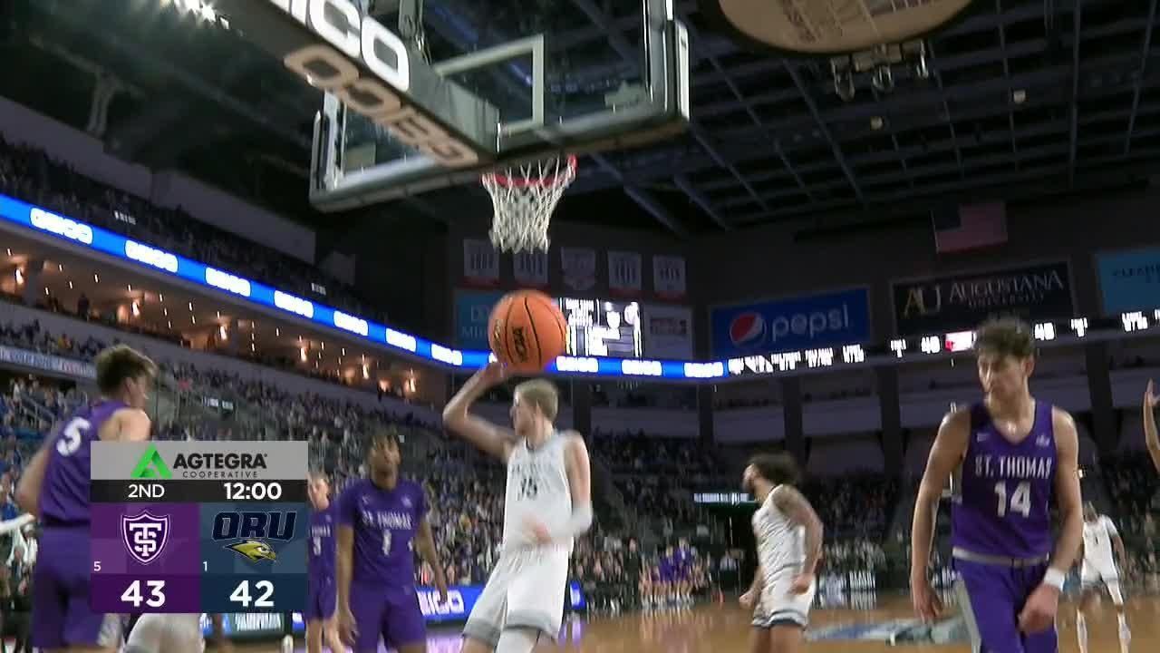 Connor Vanover elevates for jam vs. St. Thomas (MN) Tommies - ESPN Video