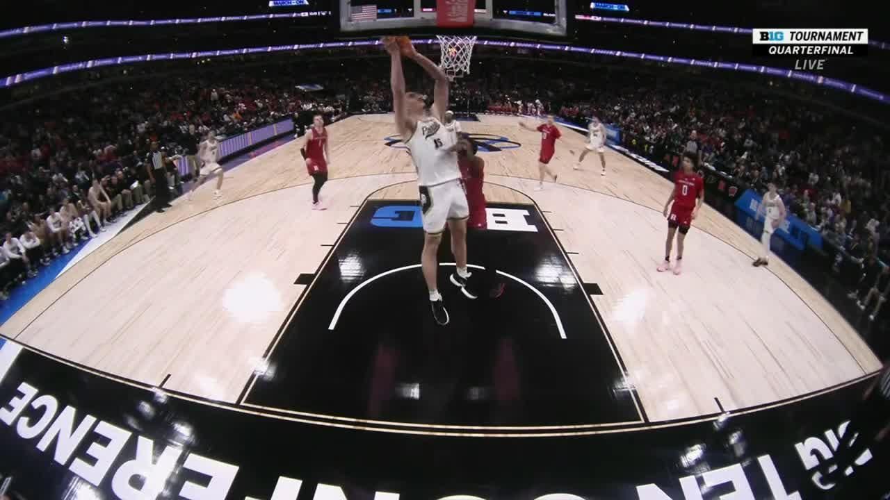 Zach Edey rocks the rim with powerful dunk - ESPN Video