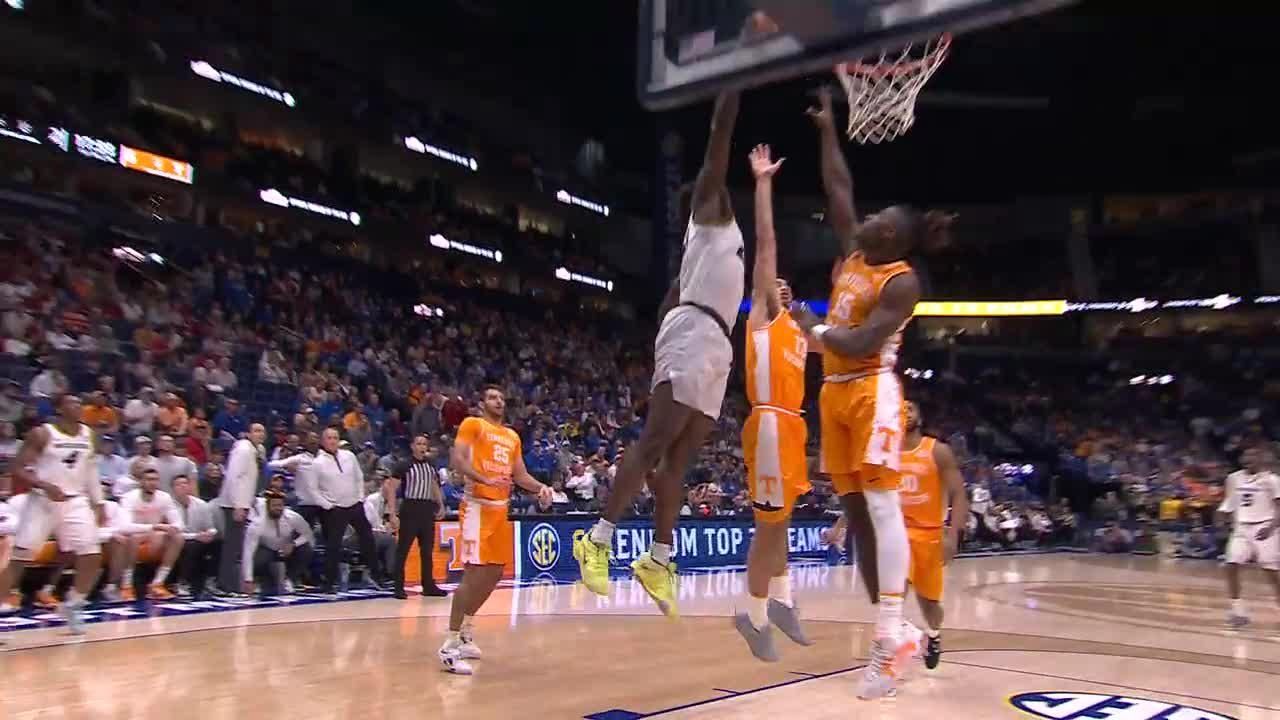 Missouri's Kobe Brown finishes tough dunk in the lane - ESPN Video