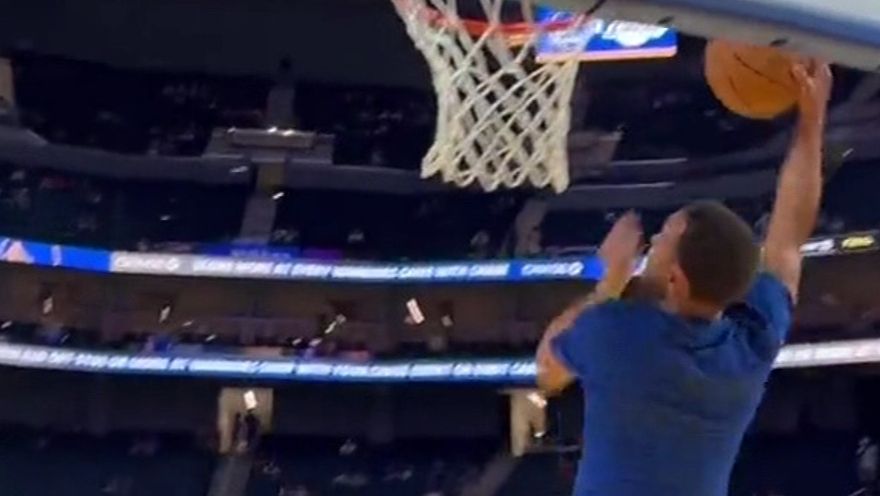 Steph Curry pulls out a reverse dunk off the bounce in warm-ups - ESPN ...