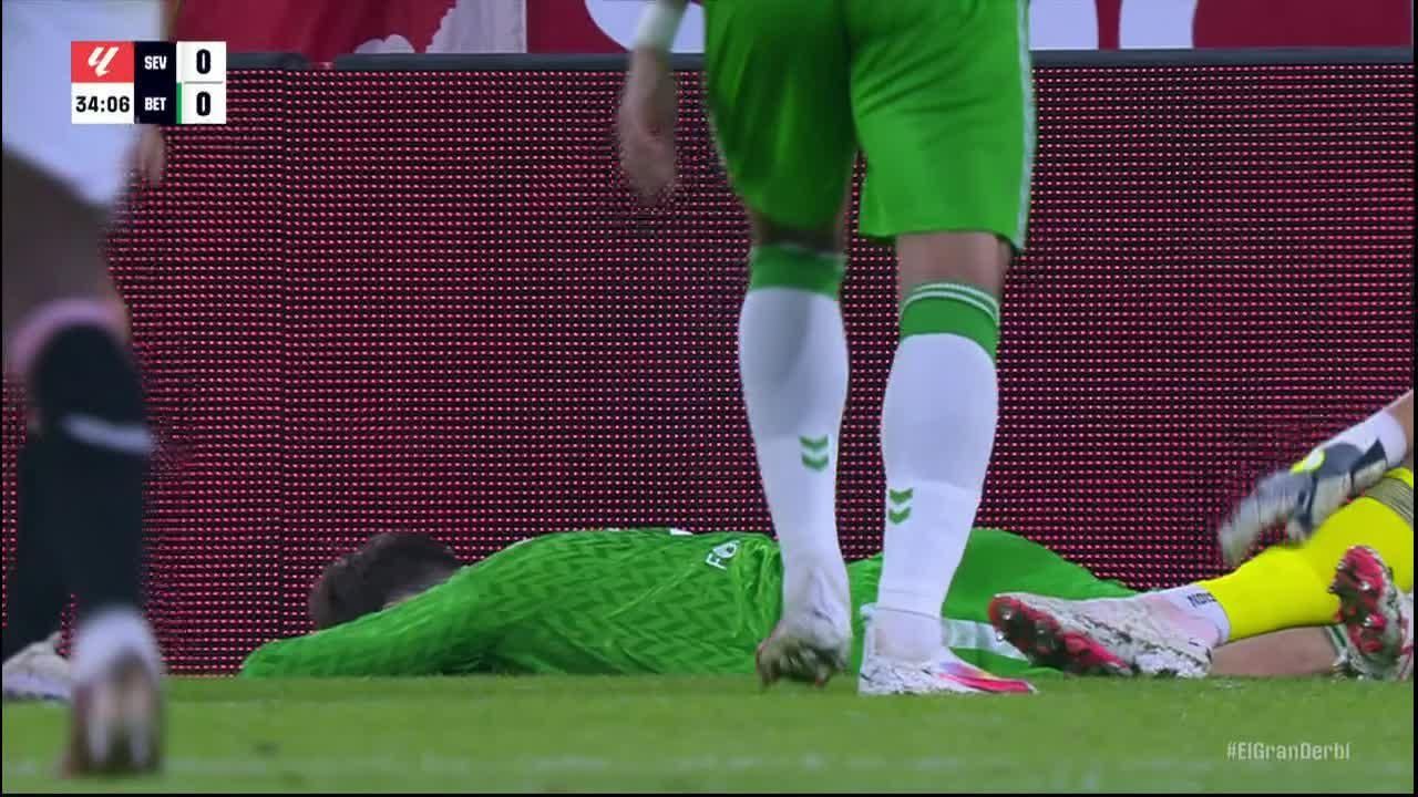 Marko Dmitrovic with a Goalkeeper Save - ESPN Video