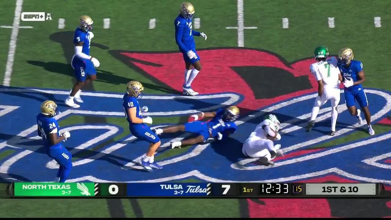 Ayo Adeyi breaks off 17-yard rush - ESPN Video