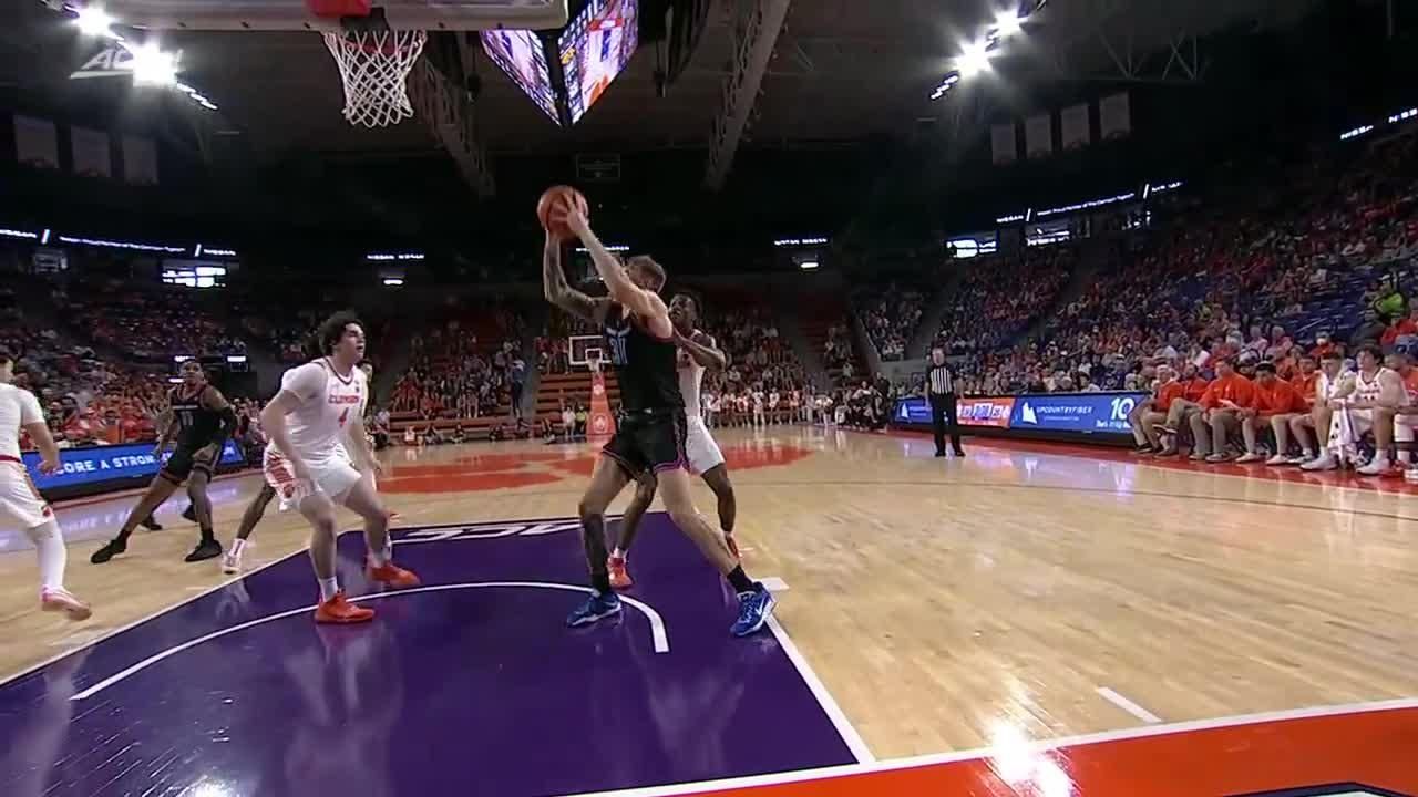 Cam Martin rocks the rim with slam dunk - ESPN Video