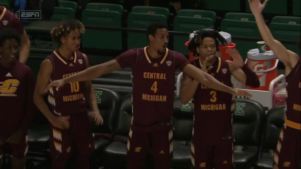 Markus Harding throws down powerful dunk vs. Eastern Michigan Eagles ...