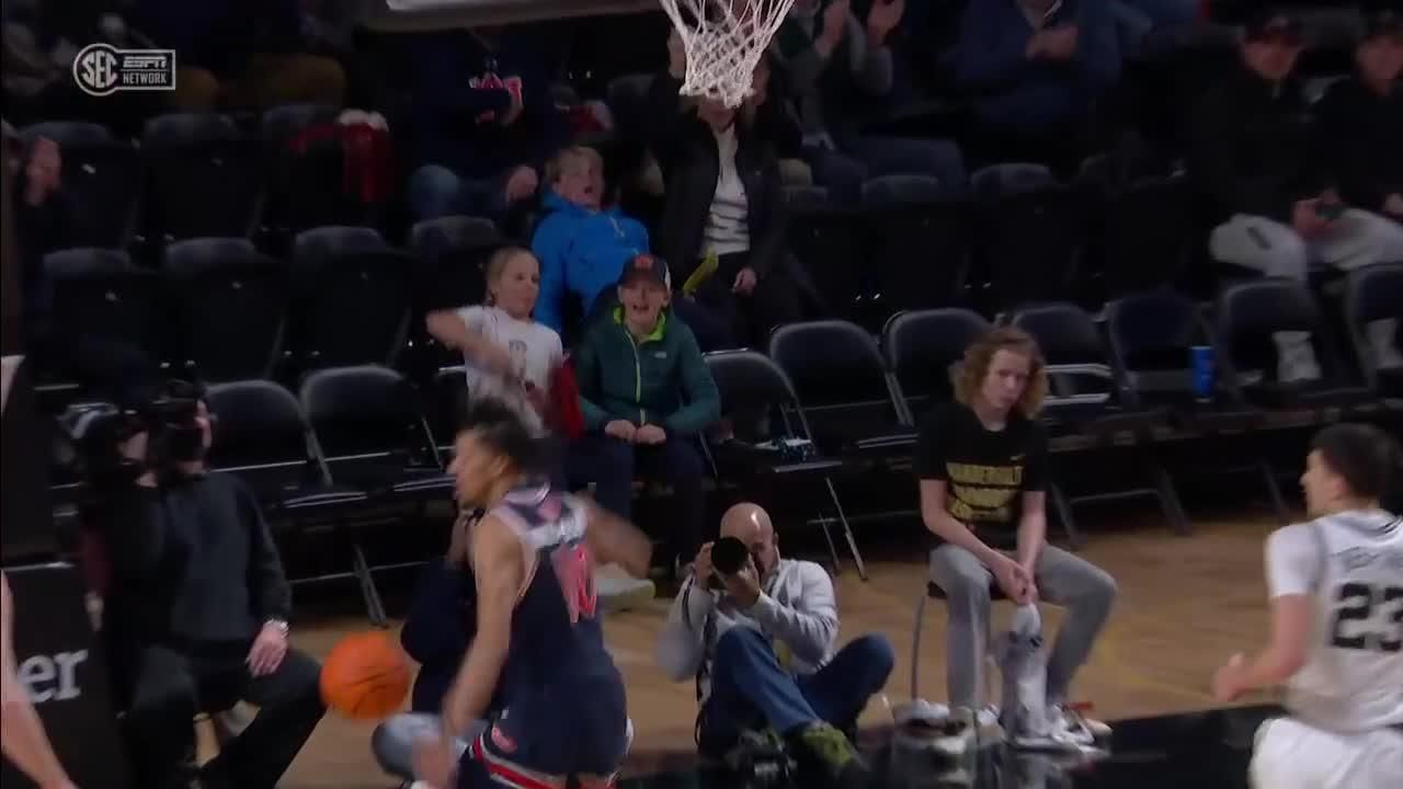 Chad Baker-Mazara gets up for the beautiful slam - ESPN Video