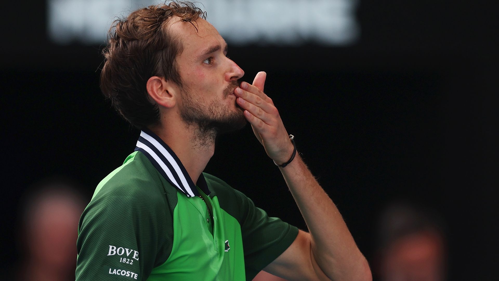 Medvedev outlasts Hurkacz in five-set thriller to advance to semifinals ...