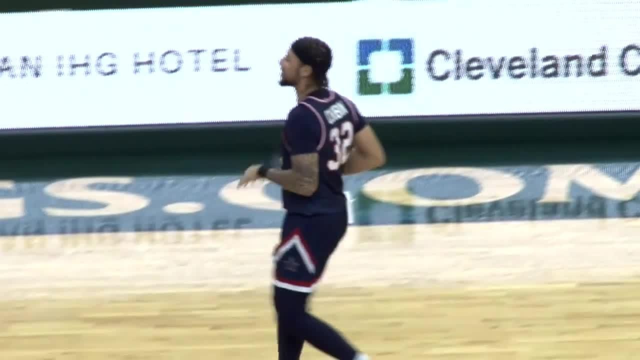 Josh Corbin drains the long 3-pointer - ESPN Video