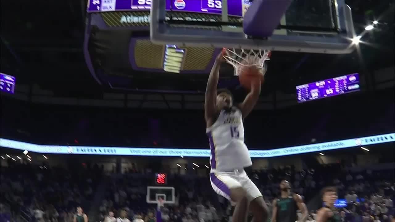 Jaylen Carey elevates for slam vs. Coastal Carolina Chanticleers - ESPN ...