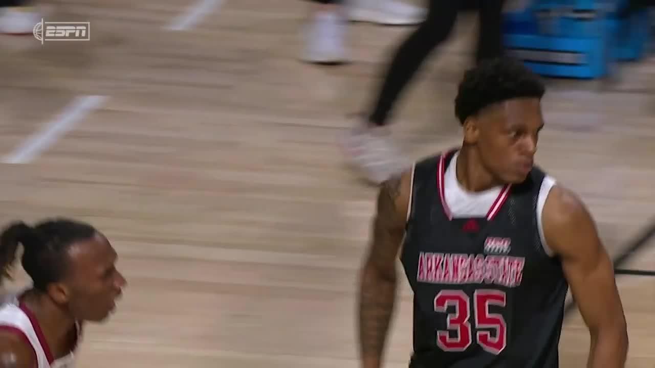 Izaiyah Nelson with the massive stuff at the rim - ESPN Video