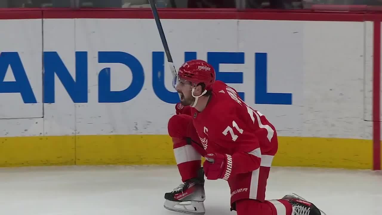 Dylan Larkin tallies goal for Detroit Red Wings on the power play ...