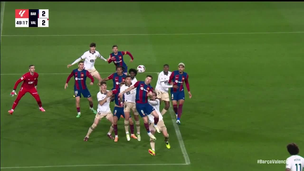 Robert Lewandowski finds the back of the net for Barcelona - ESPN Video