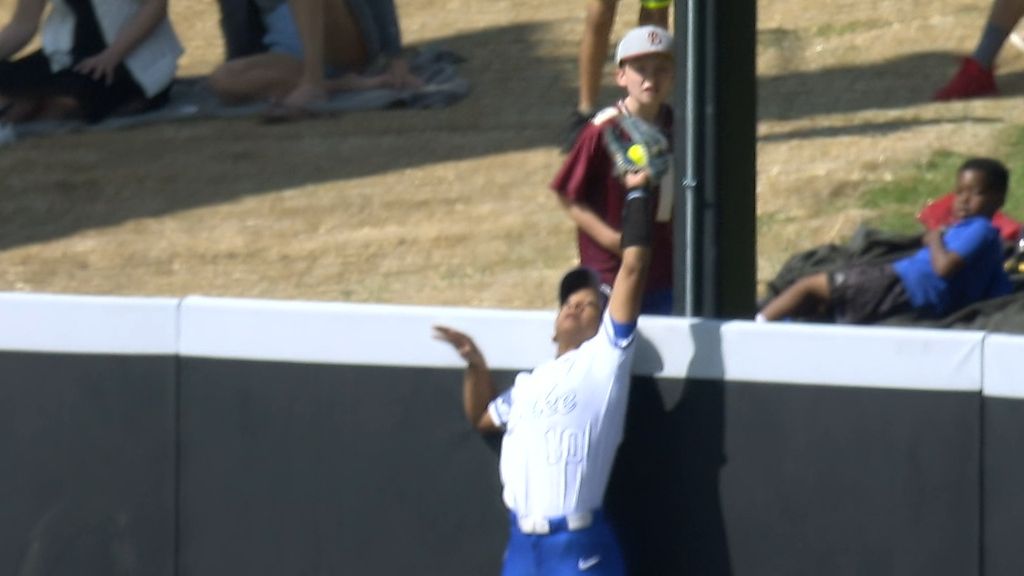 D'Auna Jennings makes an incredible catch for Duke - ESPN Video