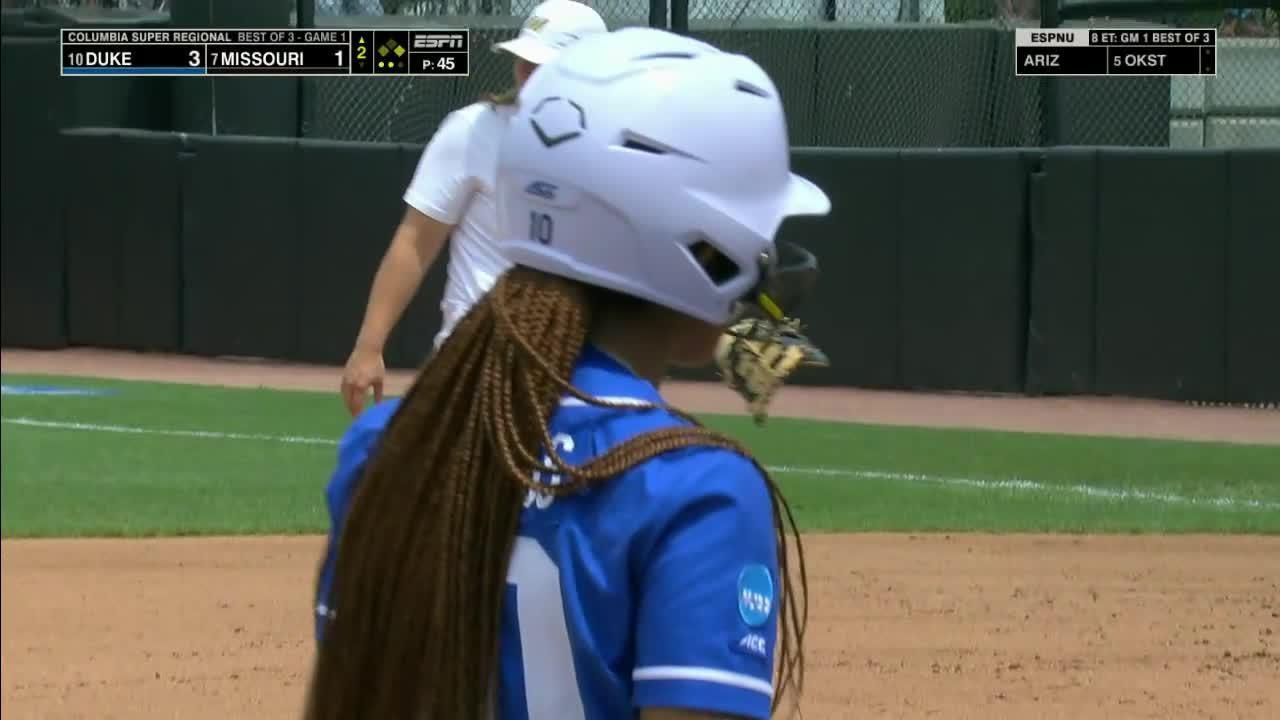 D'Auna Jennings pads Duke's lead with an RBI triple - ESPN Video